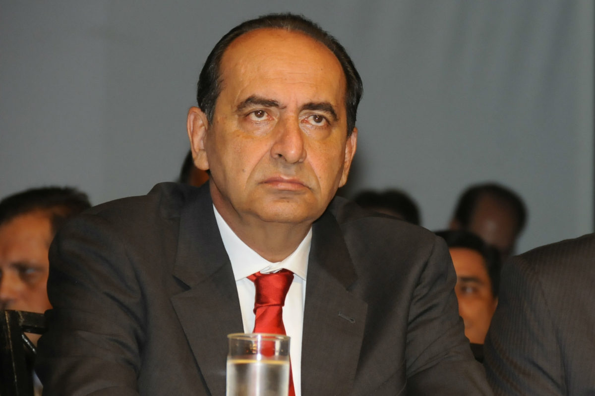 Em 100 dias, Alexandre Kalil faz meio de campo entre extremos ...