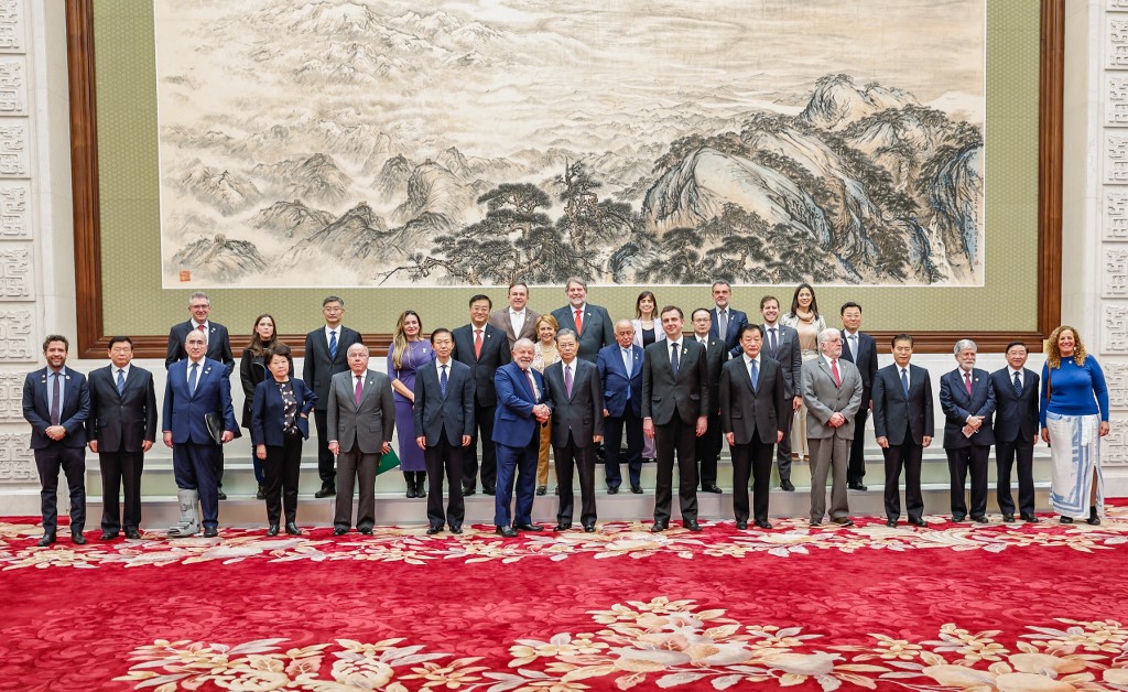 Lula se reúne com Xi Jinping depois de criticar o dólar e o FMI ...