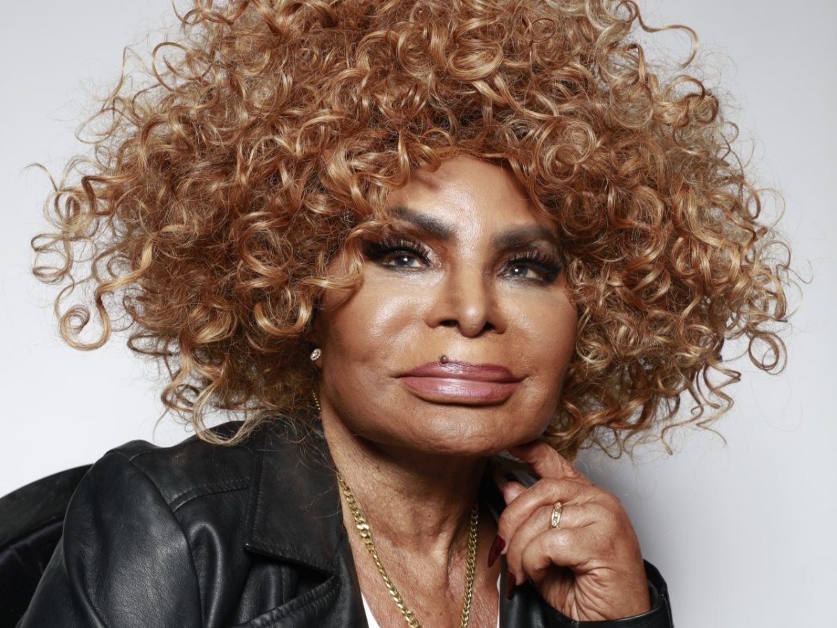 Álbum póstumo de Elza Soares tem tom político afiado e arranjos ...