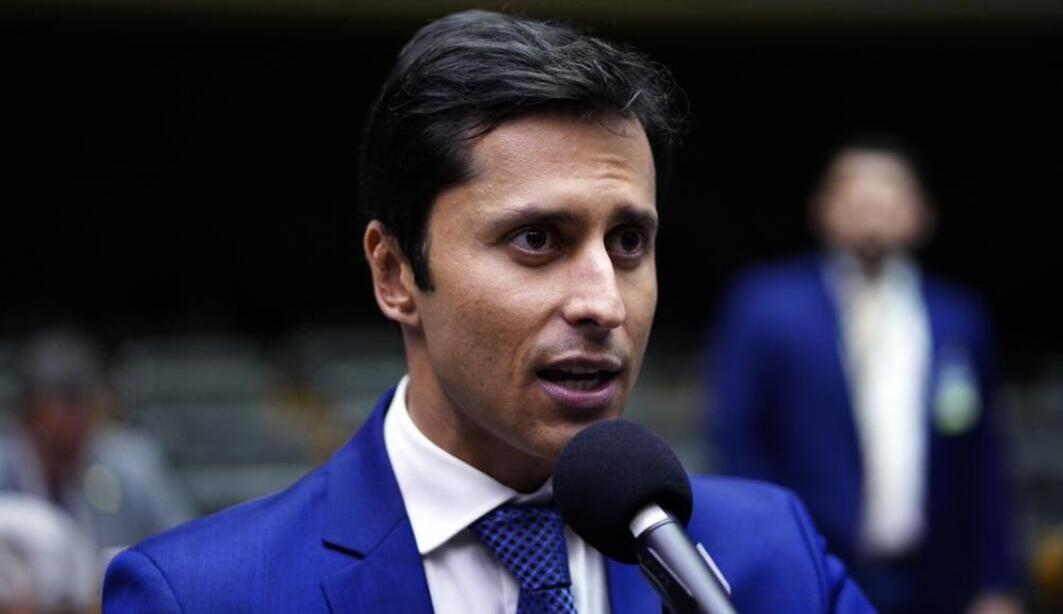 É preferível chamar partidos para o governo do que se render ao ...