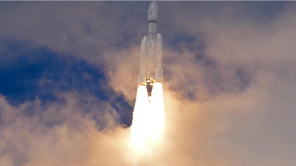 Sonda indiana pousa na Lua com sucesso em missão espacial histórica ...