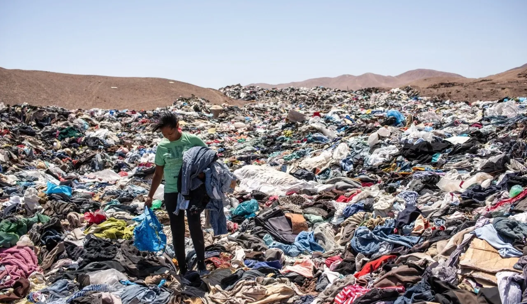 Lixo têxtil, uma nova forma de colonização através da poluição ...