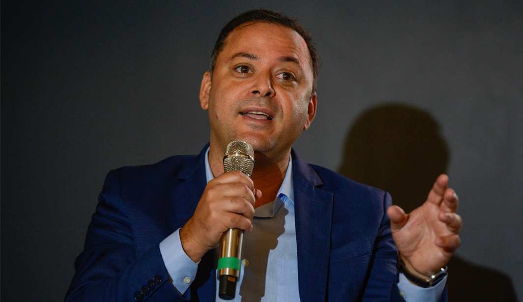 Rodrigo Neves (PDT) derrota o bolsonarista Carlos Jordy (PL) e é o novo ...